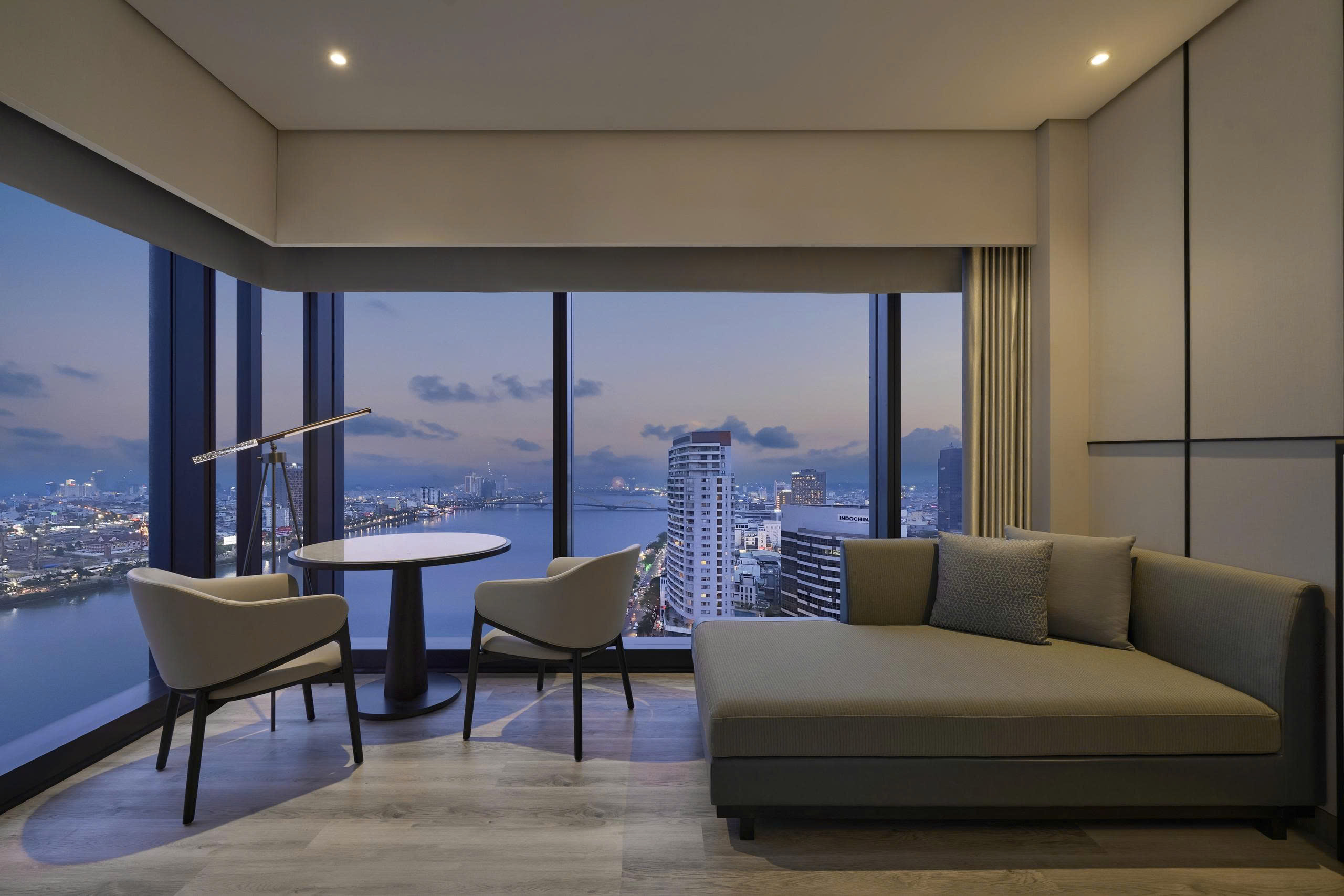 Khách sạn Courtyard by Marriott Danang Han River - điểm nhấn kiến trúc ...